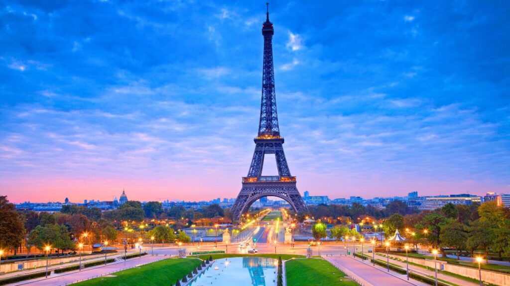 25 Best Summer Tourist Places to Visit This Year