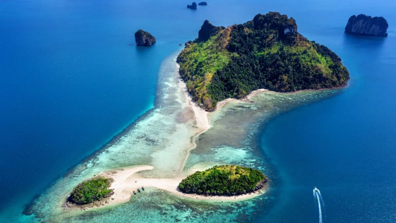 The Four Islands: A Complete Traveller Guide